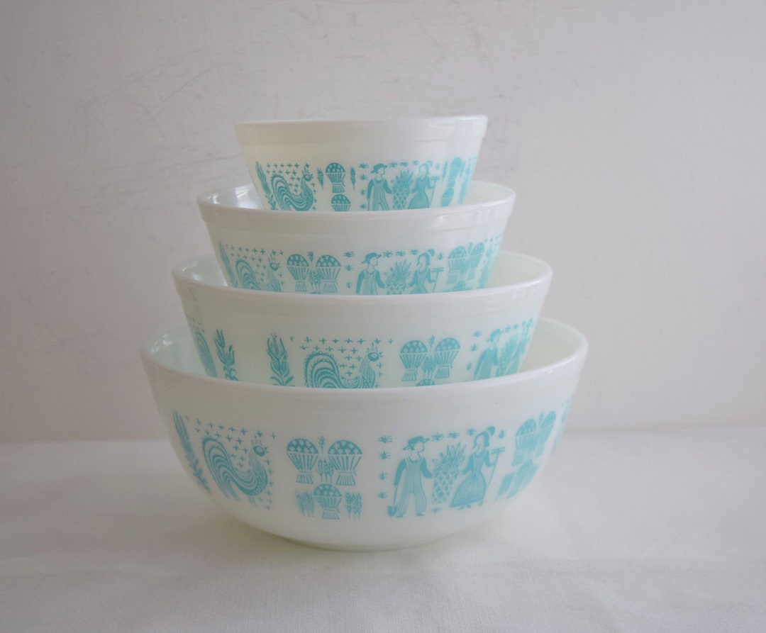 Pyrex Amish Butterprint Mixing Bowls: White and Blue, Set of 4 - Etsy