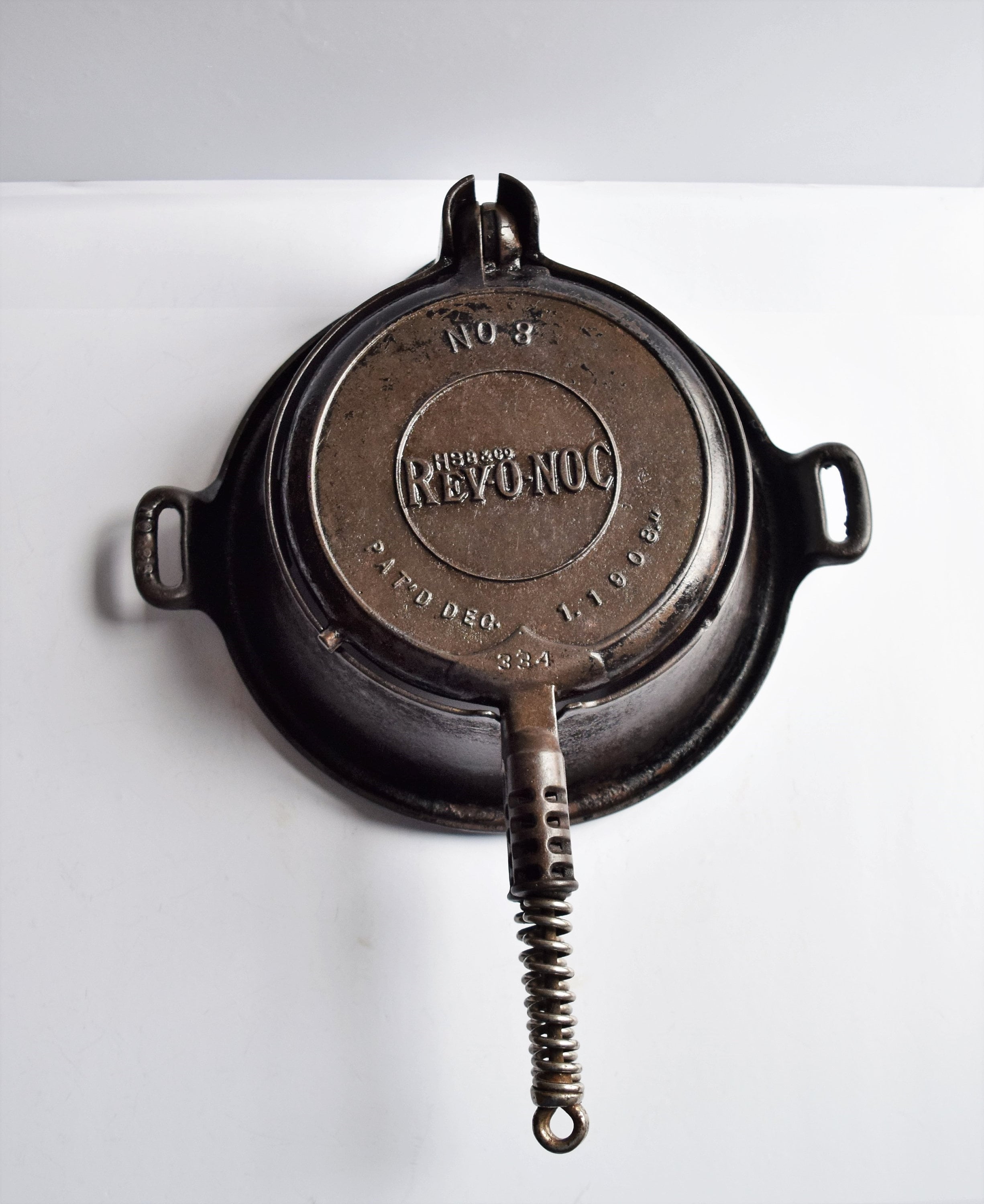 Rev-o-noc Cast Iron No 8 Waffle Maker With Griswold 88 Tall | Etsy Rev-o-noc Cast Iron No 8 Waffle Maker With Griswold 88 Tall | Etsy