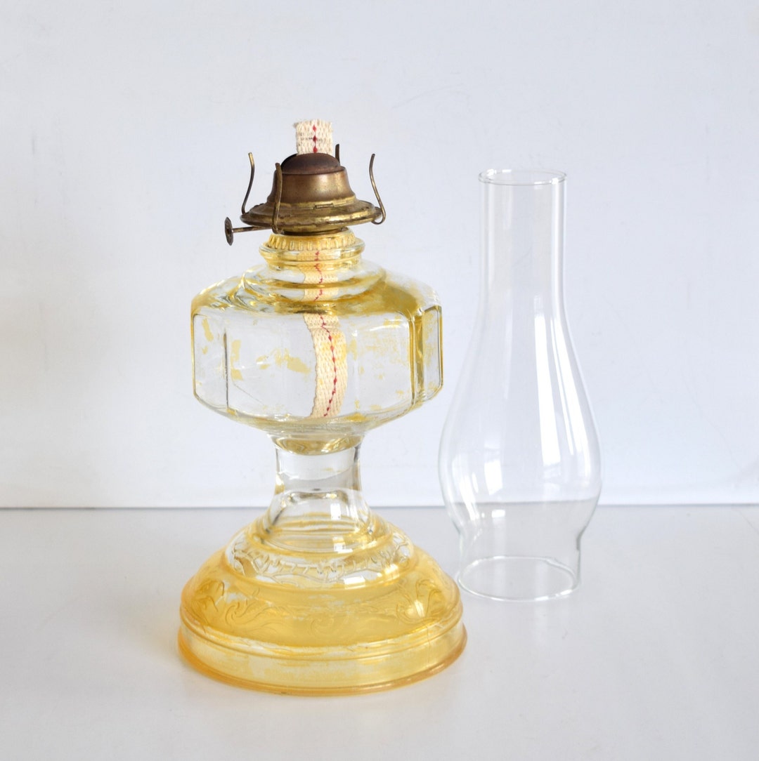 Vintage Large Clear and Yellow Glass Oil Lamp With Eagle Burner - Etsy