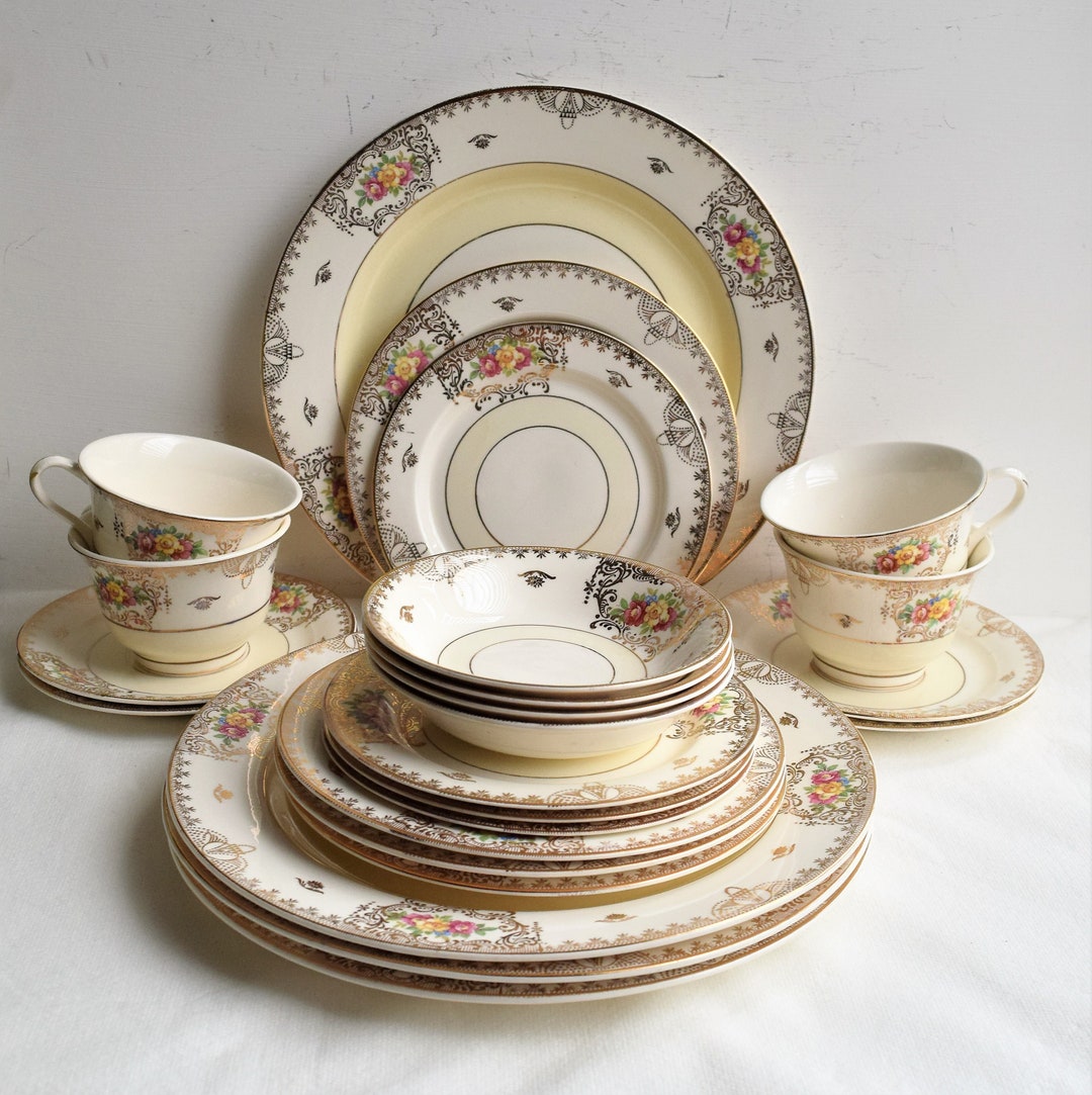 Set of 24 Piece Sovereign Warranty 22 K Gold Dinnerware / 4 Place ...