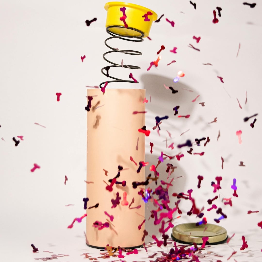 Funny Glitter Bombs Gag Gifts for Men Spring Loaded Glitter Bomb Prank ...