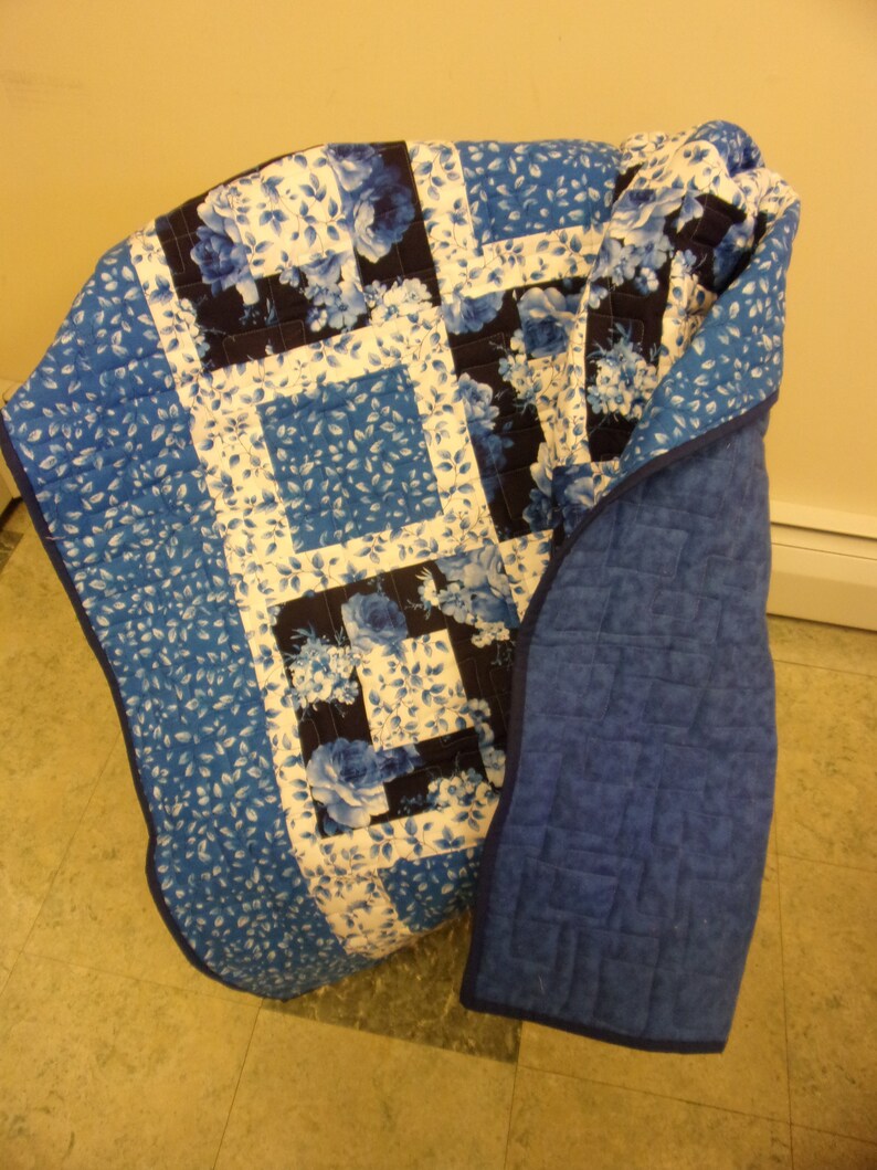 Quilt, Handmade Blue Rose Quilt 47 X 58 - Etsy