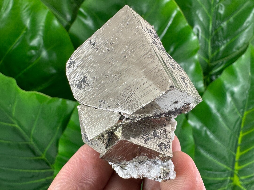 Amazing Lustrous Pyrite From Peru,natural Mineral,specimen,cluster ...