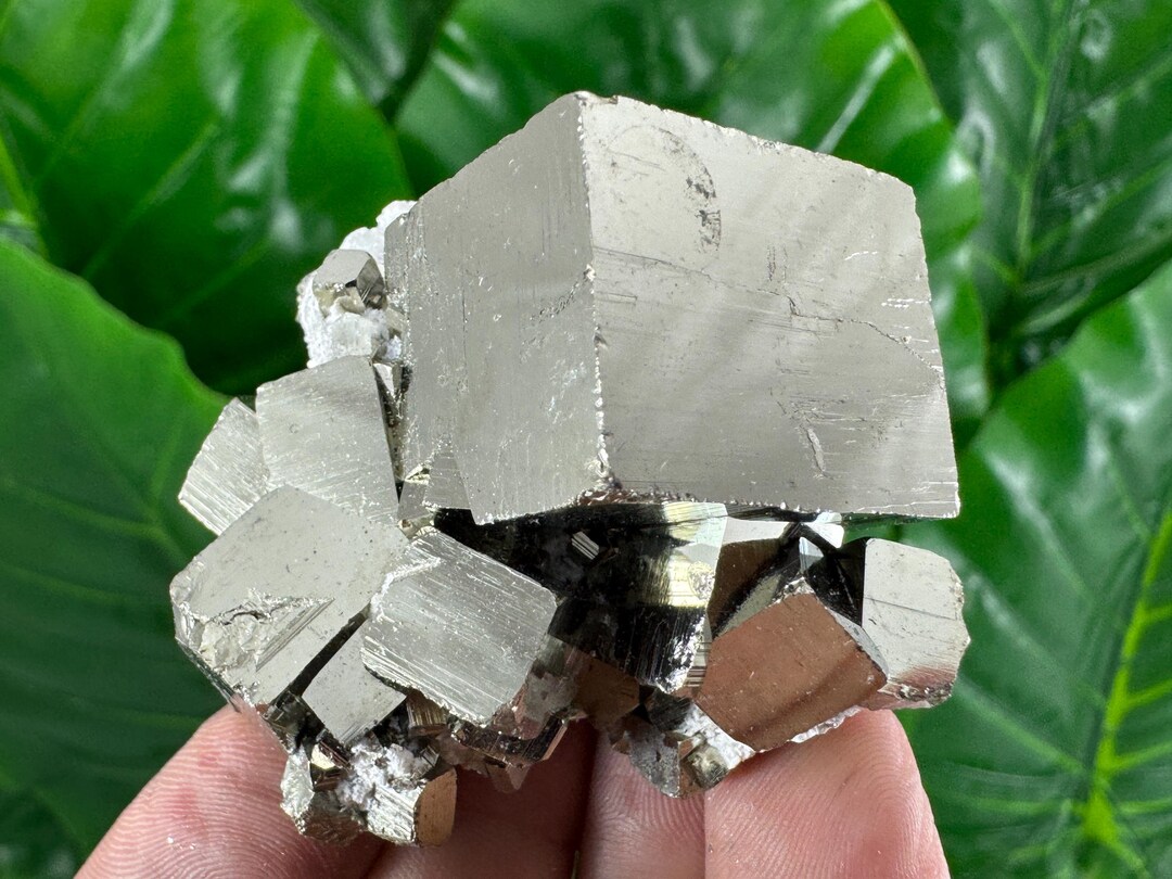 Amazing Lustrous Pyrite From Peru,natural Mineral,specimen,cluster ...