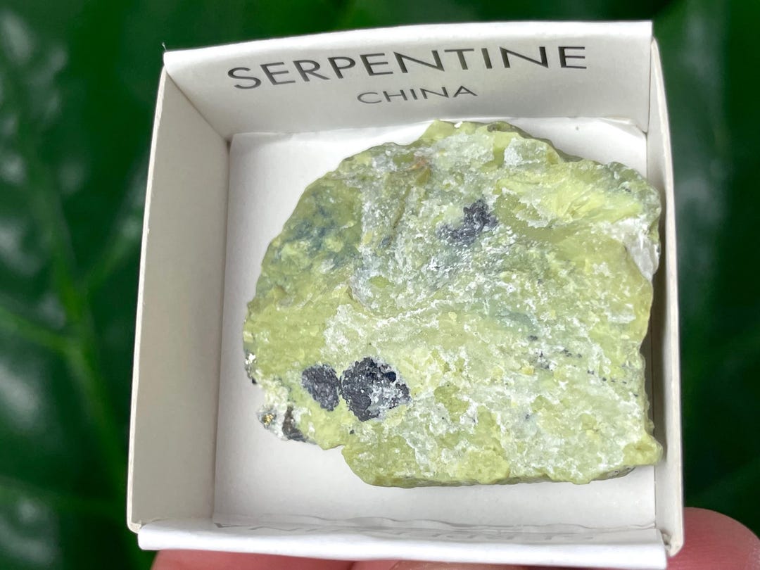 Serpentine Mineral :china ,crystal Mineral Collection,size Box 4 X 4 Cm ...