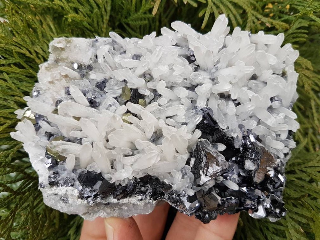 Amazing Quartz With Rare Structure Sphalerite,calcite and Golden ...