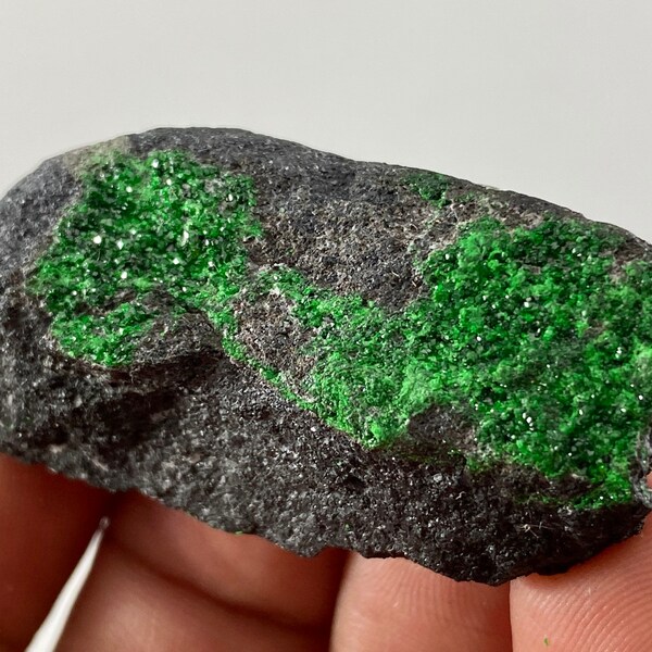 Uvarovite Garnet - Etsy