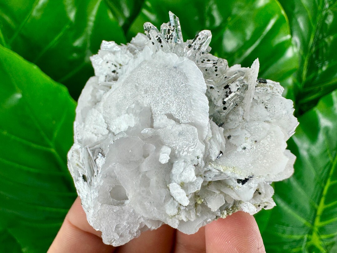Fluorescent Calcite and Transparent Quartz With Chlorite From Borieva ...