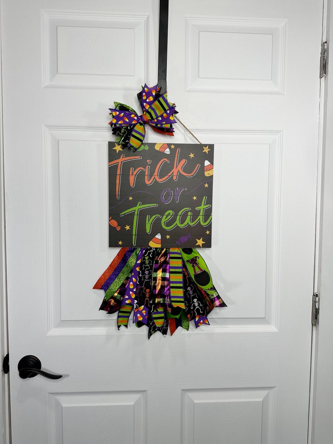 Trick or Treat Halloween Door Sign With Ribbons, Halloween Welcome Door ...