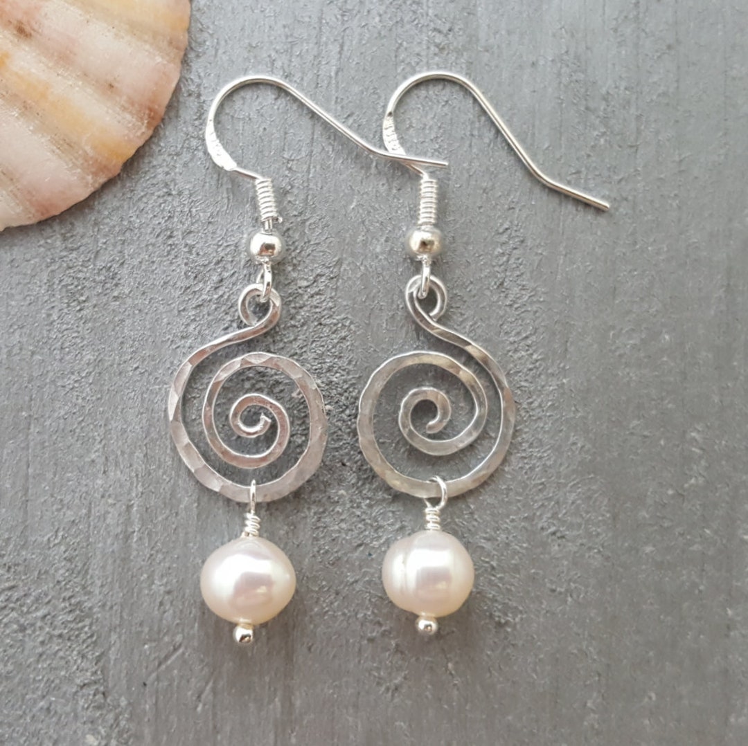 Hawaiian Jewelry Unique Earrings, Hammered Wire Natural Pearl Earrings ...