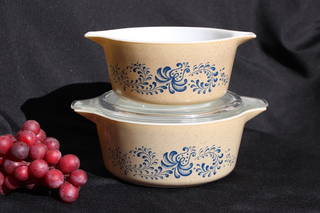 Vintage Pyrex Homestead Casseroles: Cinderella Bake & Serve Set 476 and ...