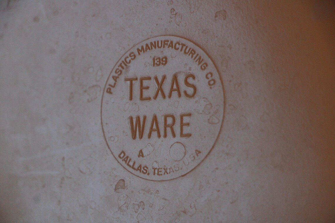 1980's Vintage - Texas Ware / Dallas Ware - LIGHT PEACH - 11 or 12 ...
