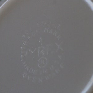 1972 to 1975 Vintage PYREX 402 SNOWFLAKE BLUE Aka Snowflake Garland ...