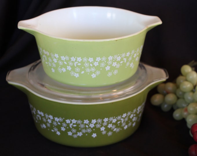 Lot of 2 Pyrex Spring Blossom Green Crazy Daisy 474-B 1.5 QT 475-B 2.5 ...