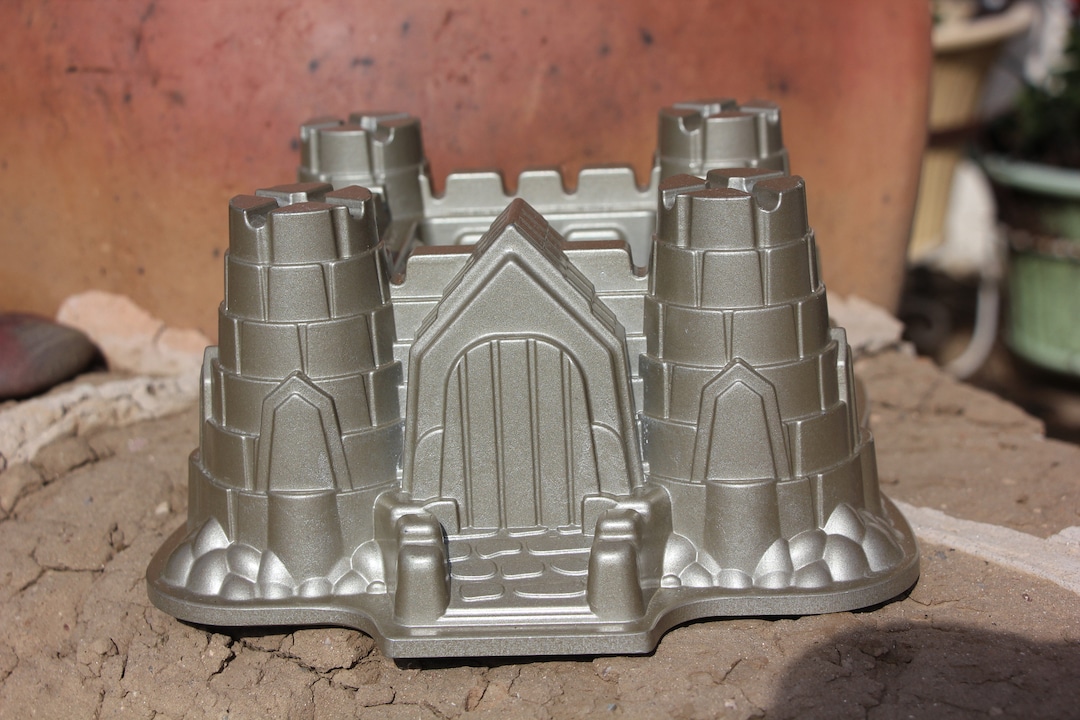 Vintage - Nordicware Castle Bundt Cake Pan - 10 Cup Capacity - Non ...