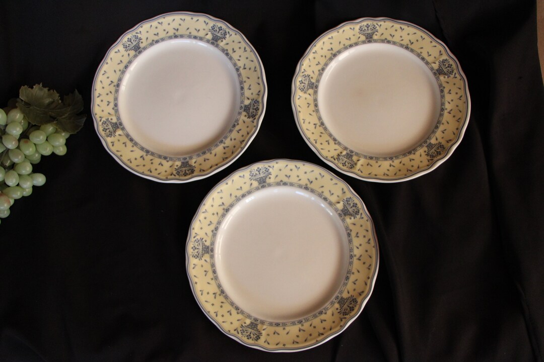 Vintage Epoch Dinner Plates: BLUE BASKETS Floral Design, Set of 3 - Etsy