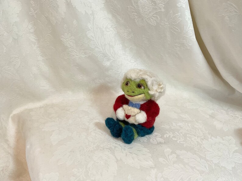 4.5 Frog Footman, Alice in Wonderland Frog, Needle Felted Wool by Elsa ...