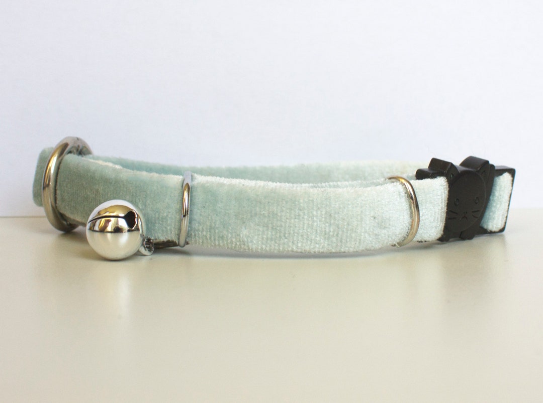 Green Light Emerald Velvet Cat Collar With Bell Breakaway, Soft Fancy ...