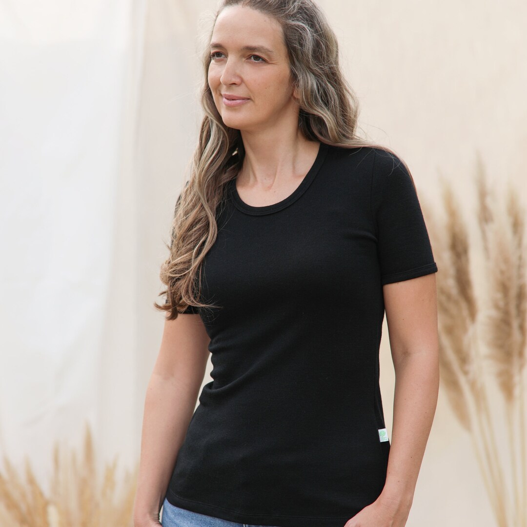 100% Merino Wool Breathable Womens Outdoor Short Sleeve Tee Shirt Good ...
