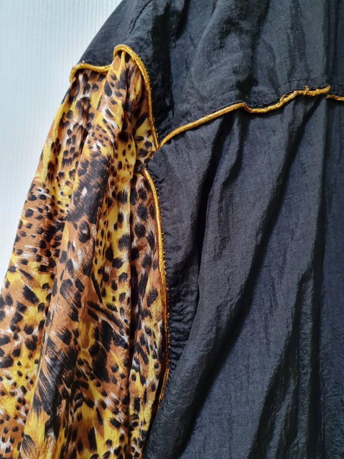 Vintage Unisex Black and Leopard Print Lightweight Jacket With Bronze ...