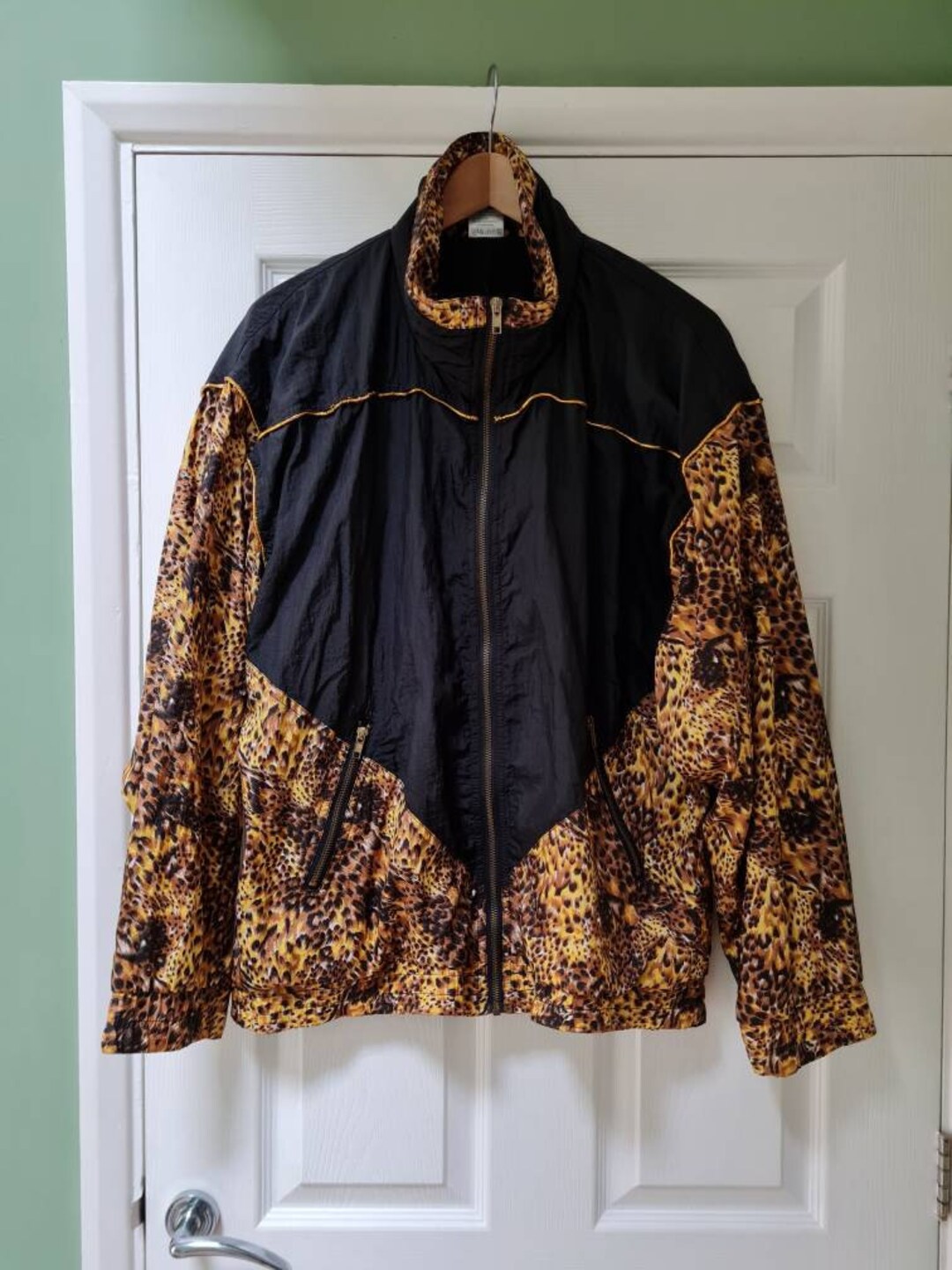 Vintage Unisex Black and Leopard Print Lightweight Jacket With Bronze ...