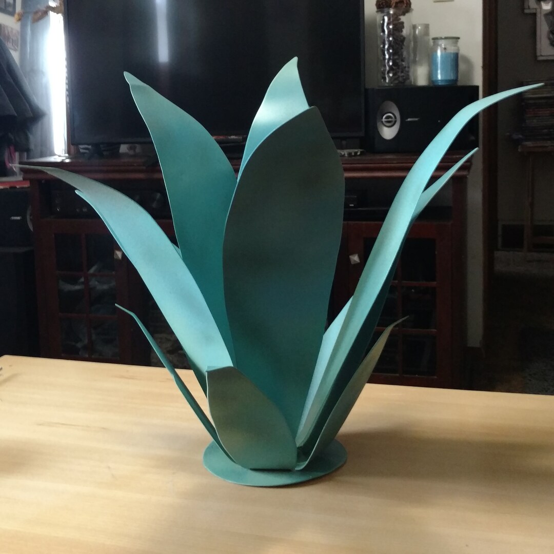 Metal Garden Agave Yard Sculpture, Outdoor and Garden Plants, Lotos ...