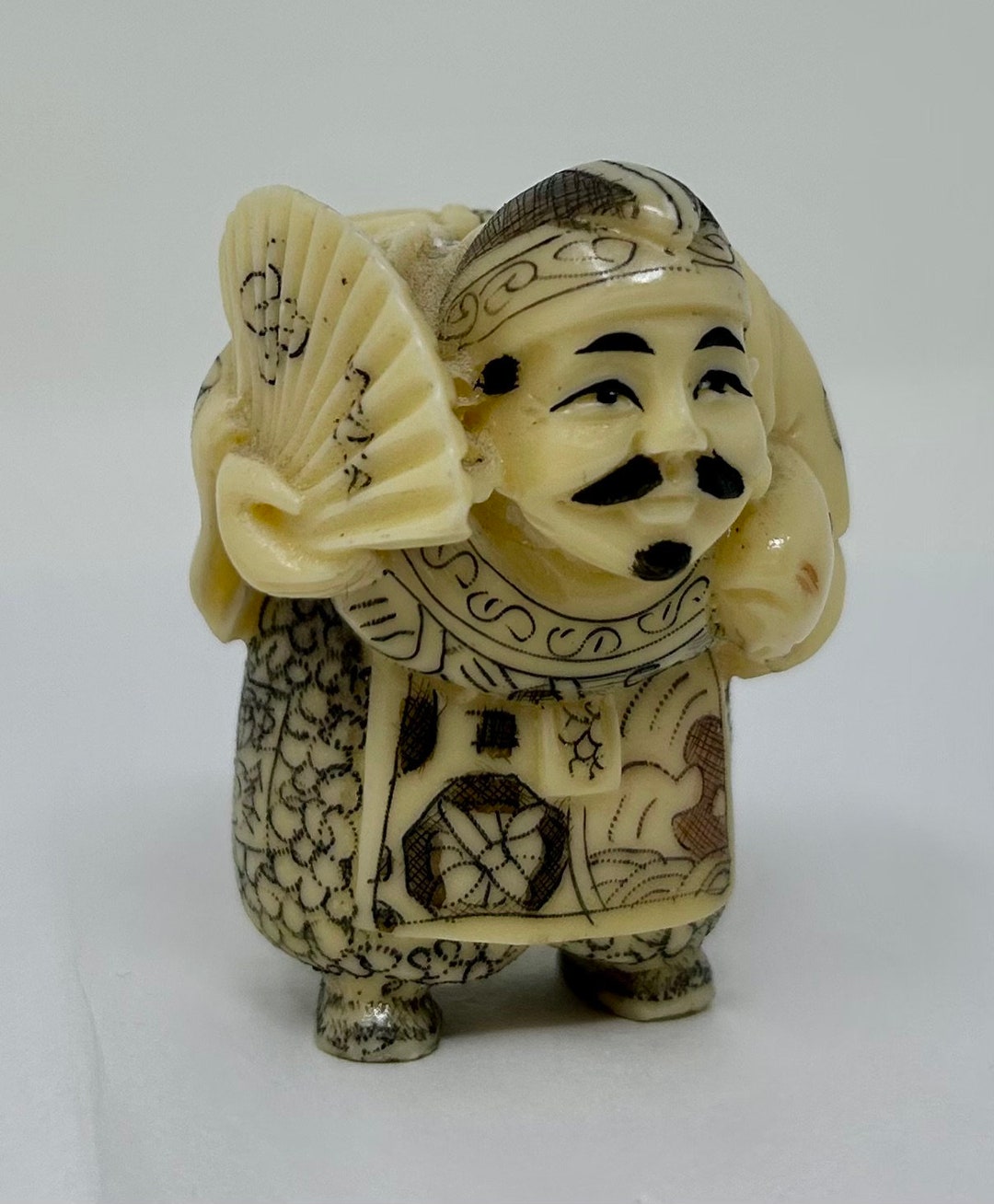 Vintage Japanese Netsuke Resin Figurine Figure Miniature Okinono Man ...