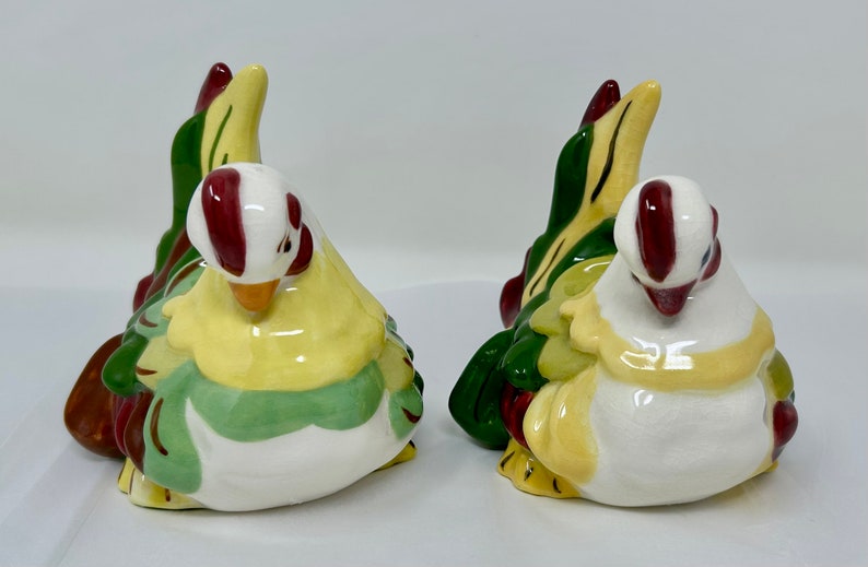 Pair 2 Figurines J C Ceramic Hens Chickens Farm House Kitchen Set Mid ...