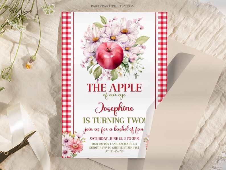 Plantilla editable de invitación de cumpleaños de Apple Manzana de ...