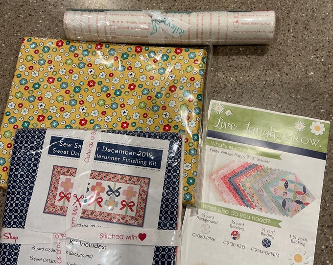 Lori Holt Sweet Daisy Table Runner Kit Vintage Happy 2 Fabric Riley ...