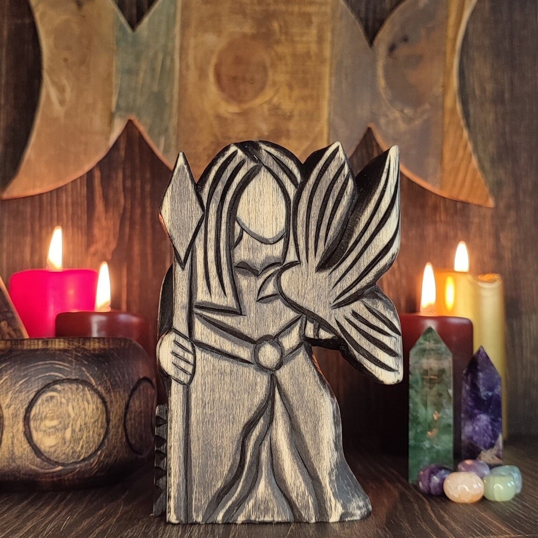 Morrigan Sculpture Morrigu War Raven Crow Cosplay Art Celtic Irish ...