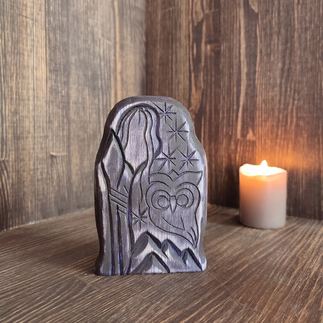 Cailleach Statue Wheel of the Year Winter Goddess Сrone - Etsy