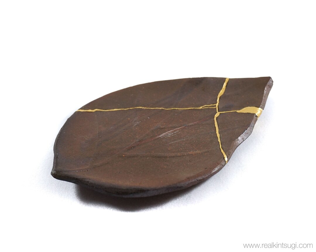 Japanese Kintsugi Bizen Leaf Plate, a Gift to Celebrate Overcoming a Difficult Period or the ...