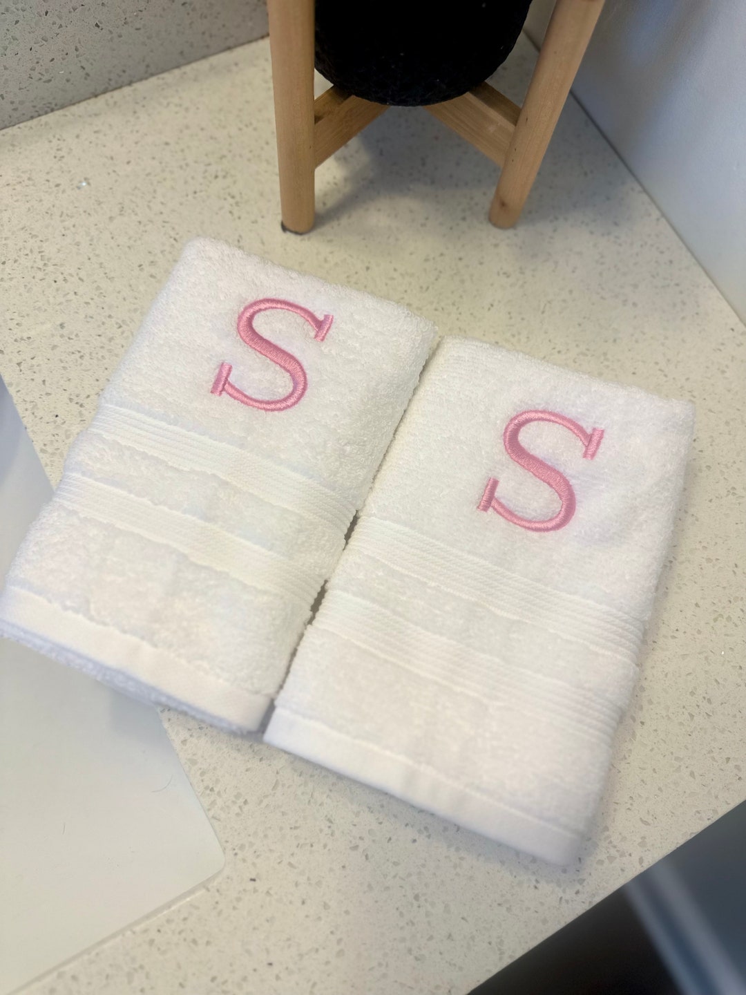 Personalized Hand Towel Set / Monogrammed Bath Towels / - Etsy