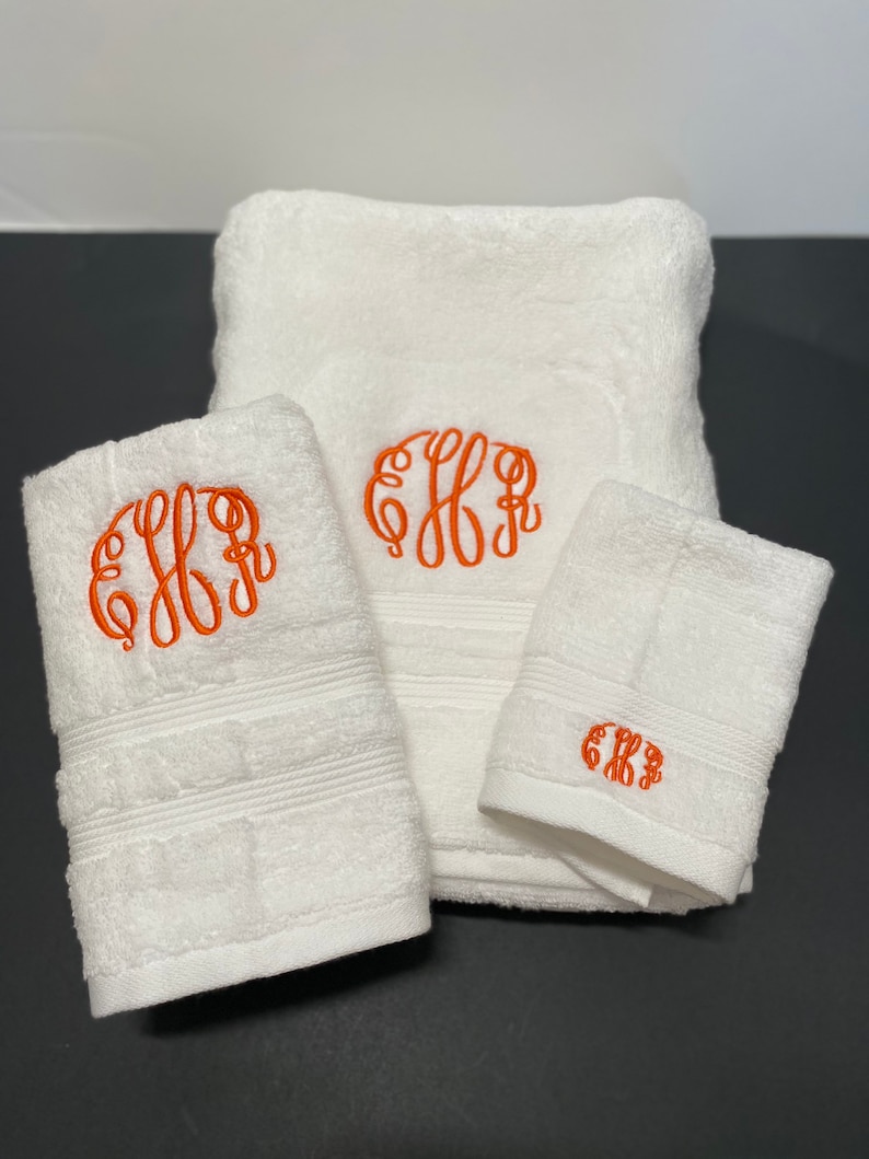 3 Pc. Monogrammed Bath Towel Set / Embroidered Bathroom Towels - Etsy