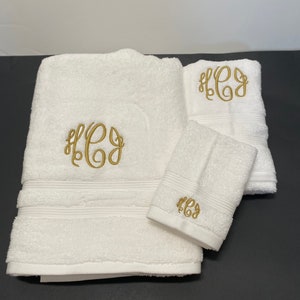 Monogrammed Bath Towels - Personalized Towel Set - Embroidered White ...
