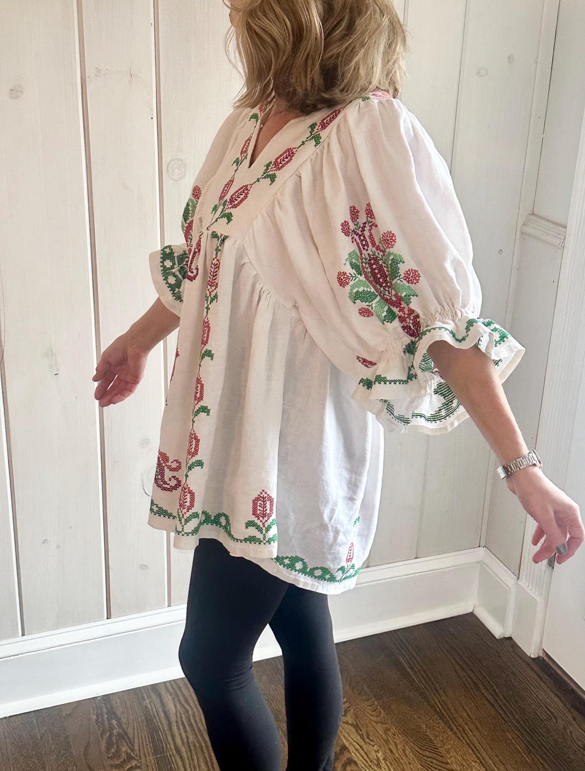 Upcycled Vintage Tablecloth Top ~ Handmade Christmas Tablecloth Top ...