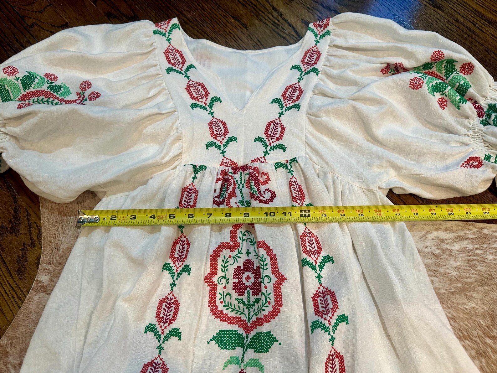 Upcycled Vintage Tablecloth Top ~ Handmade Christmas Tablecloth Top ...