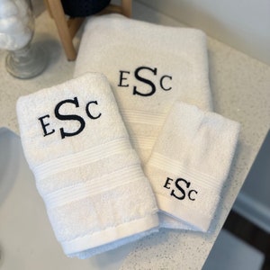 Personalized Bath Towel Set / 3 Piece Bath Towel Set / Monogrammed ...