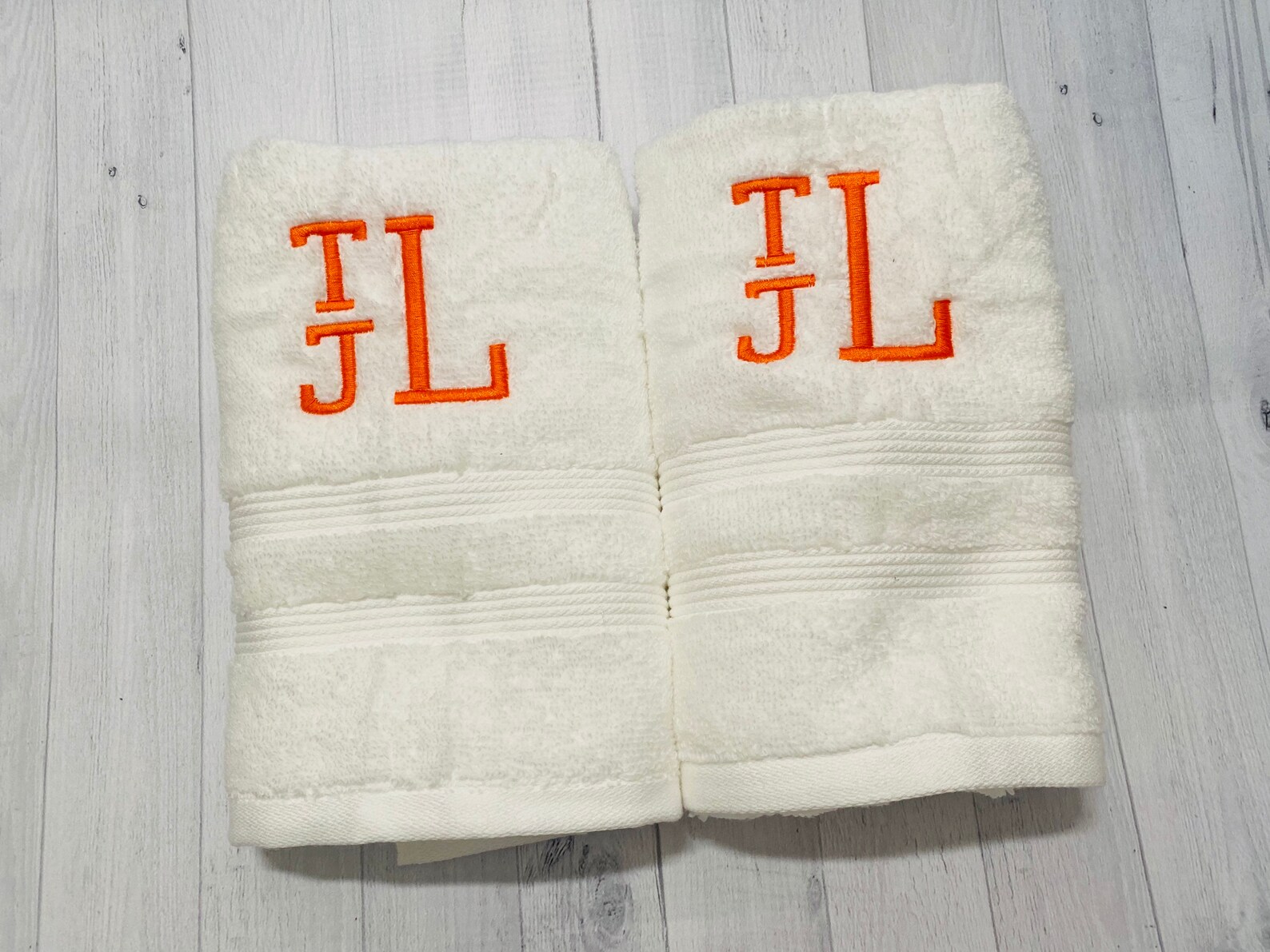 Monogrammed Hand Towel Set / Bath Towels / Personalized Towels - Etsy