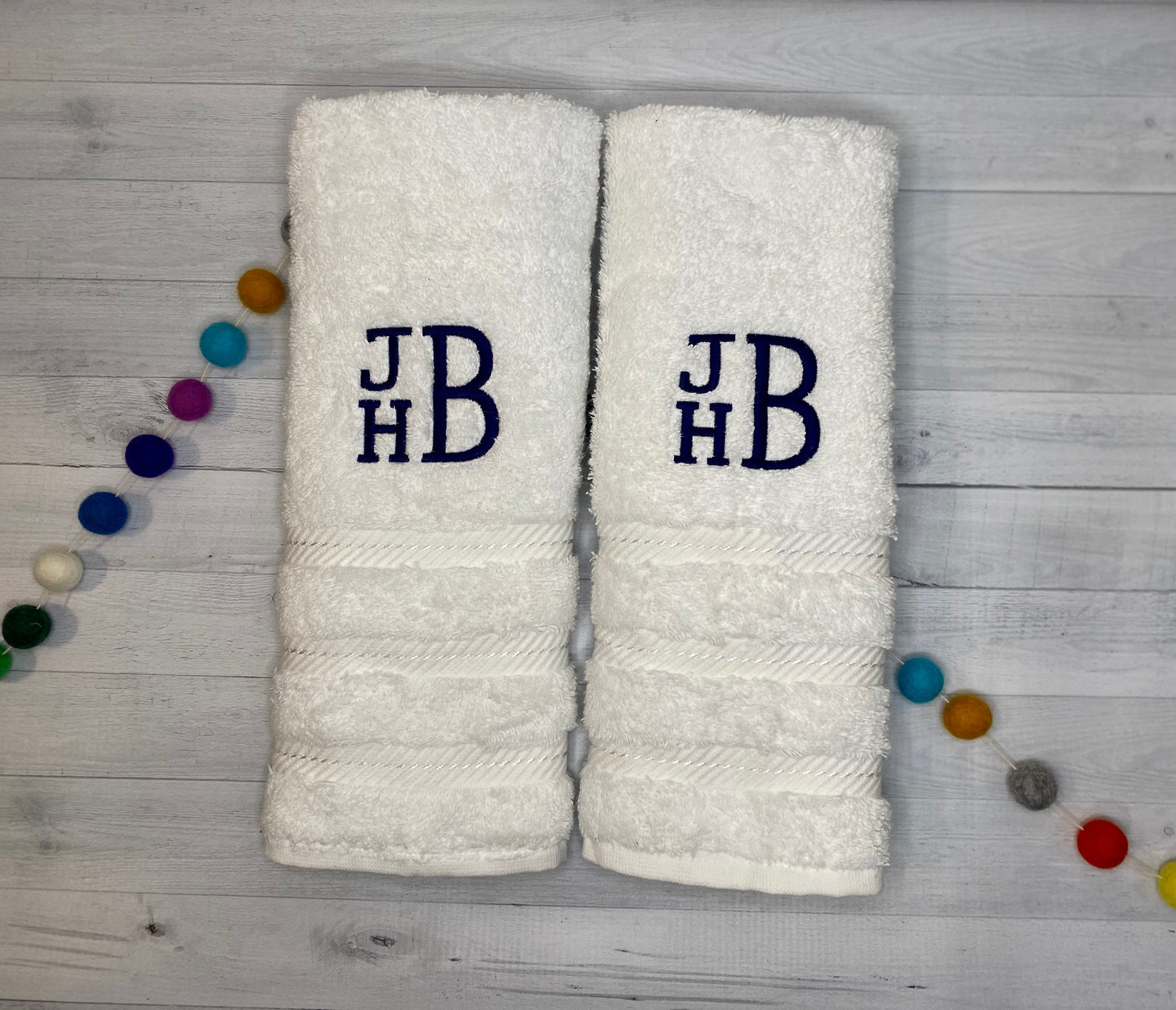 Monogrammed Hand Towel Set / Bath Towels / Personalized Towels - Etsy