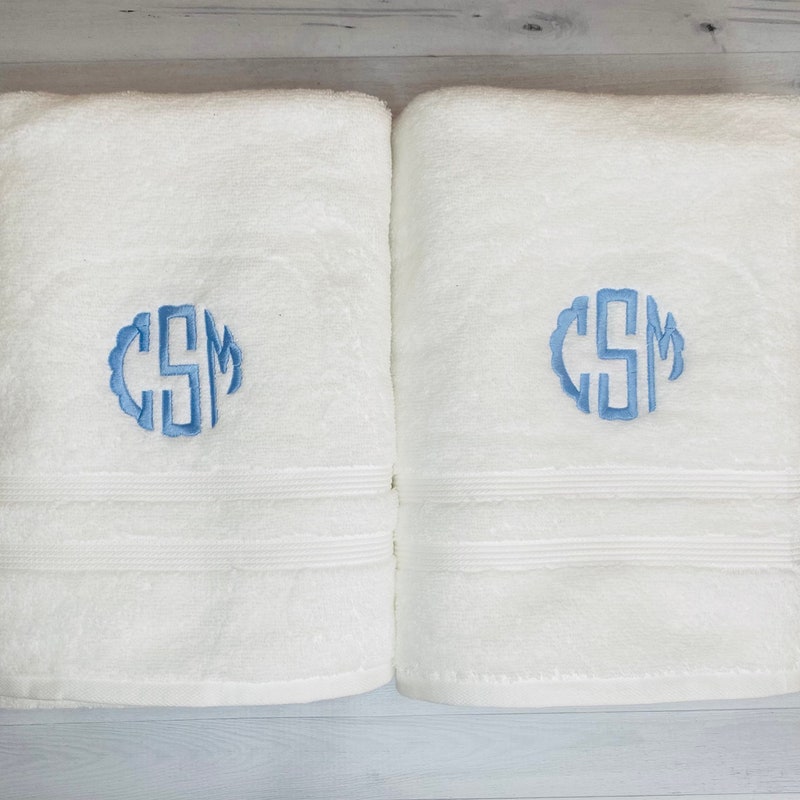 Custom Initial Towel Set - Etsy