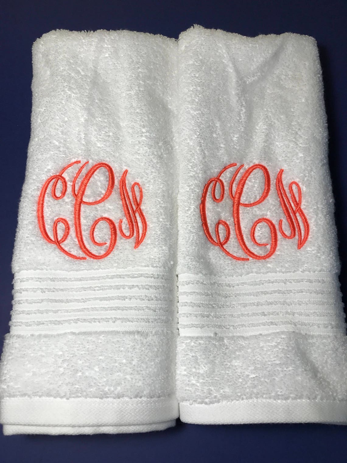 Monogrammed Hand Towel Set / Bath Towels / Personalized Towels - Etsy