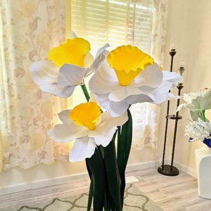 Giant Oversized Foam Daffodils With Stem Bush/5ft Tall/custom Colors ...