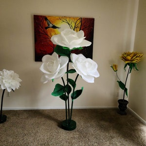 Large Foam Roses Bush/as on Picture/custom Colors/pls Read More Info on ...