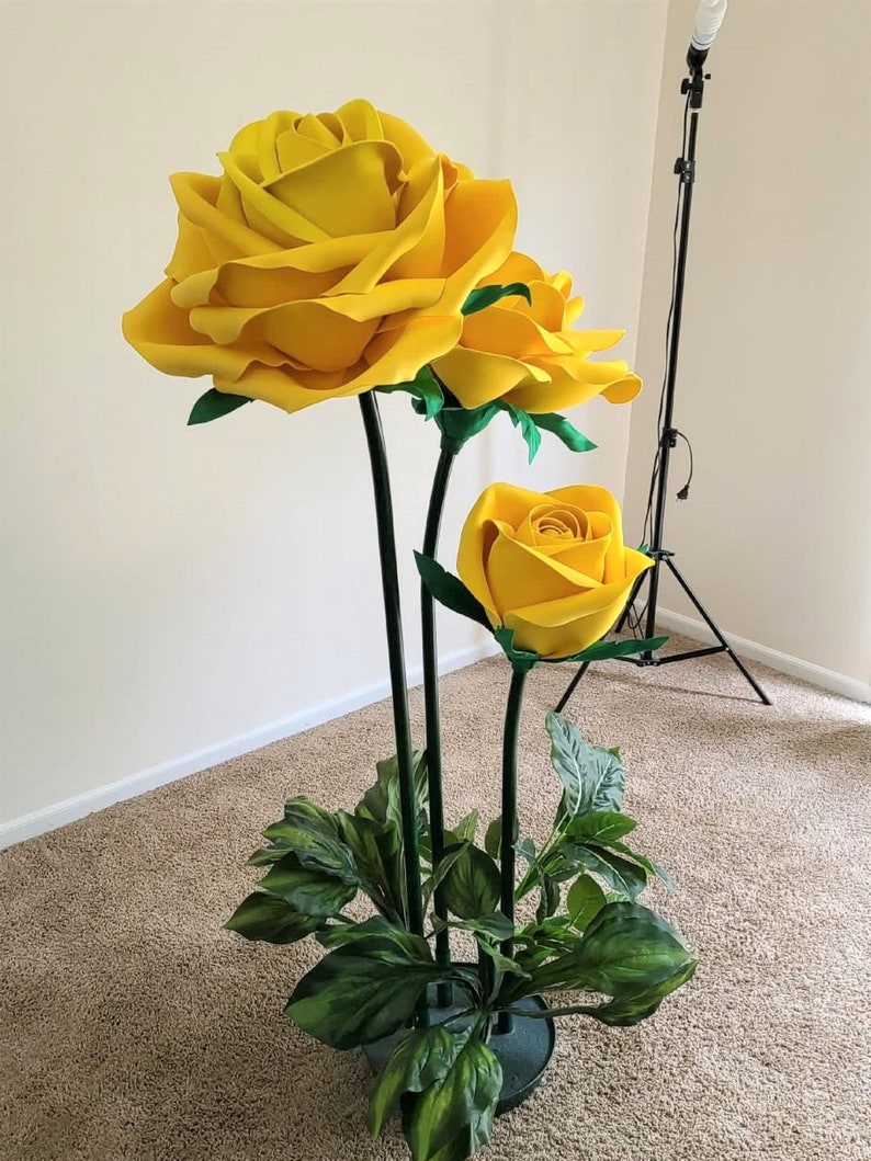 Large Foam Roses Bush/as on Picture/custom Colors/pls Read More Info on ...
