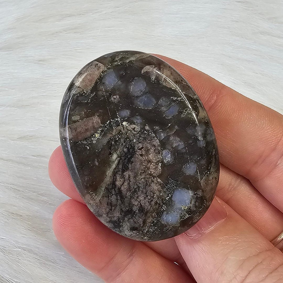 Que Sera Handcrafted Thumb Pocket Stone Anxiety Relief Comfort Gifts ...