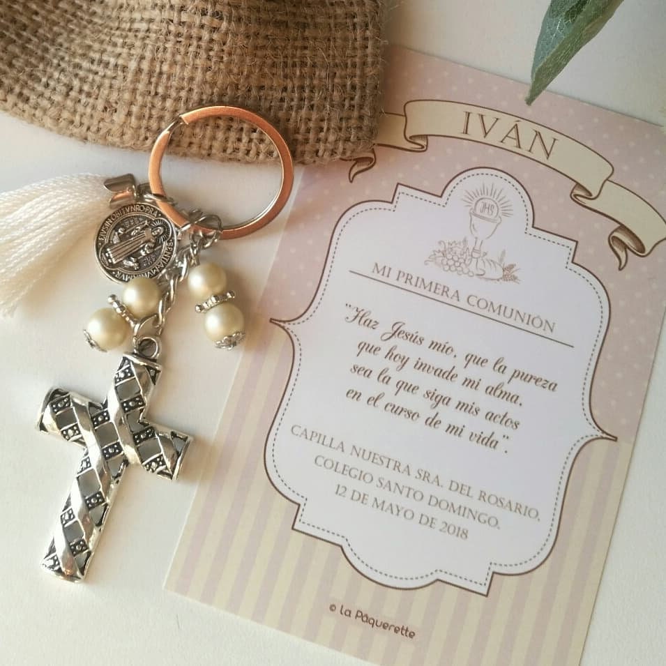Souvenirs para Bautismo y Primera Comunión: Bolsita de arpillera con llavero y tarjeta. - Etsy ...