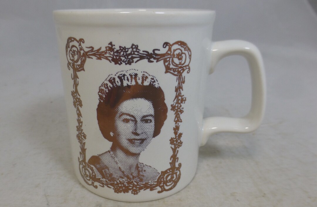 Vintage HM Queen Elizabeth II Silver Jubilee Commemorative Metallic ...
