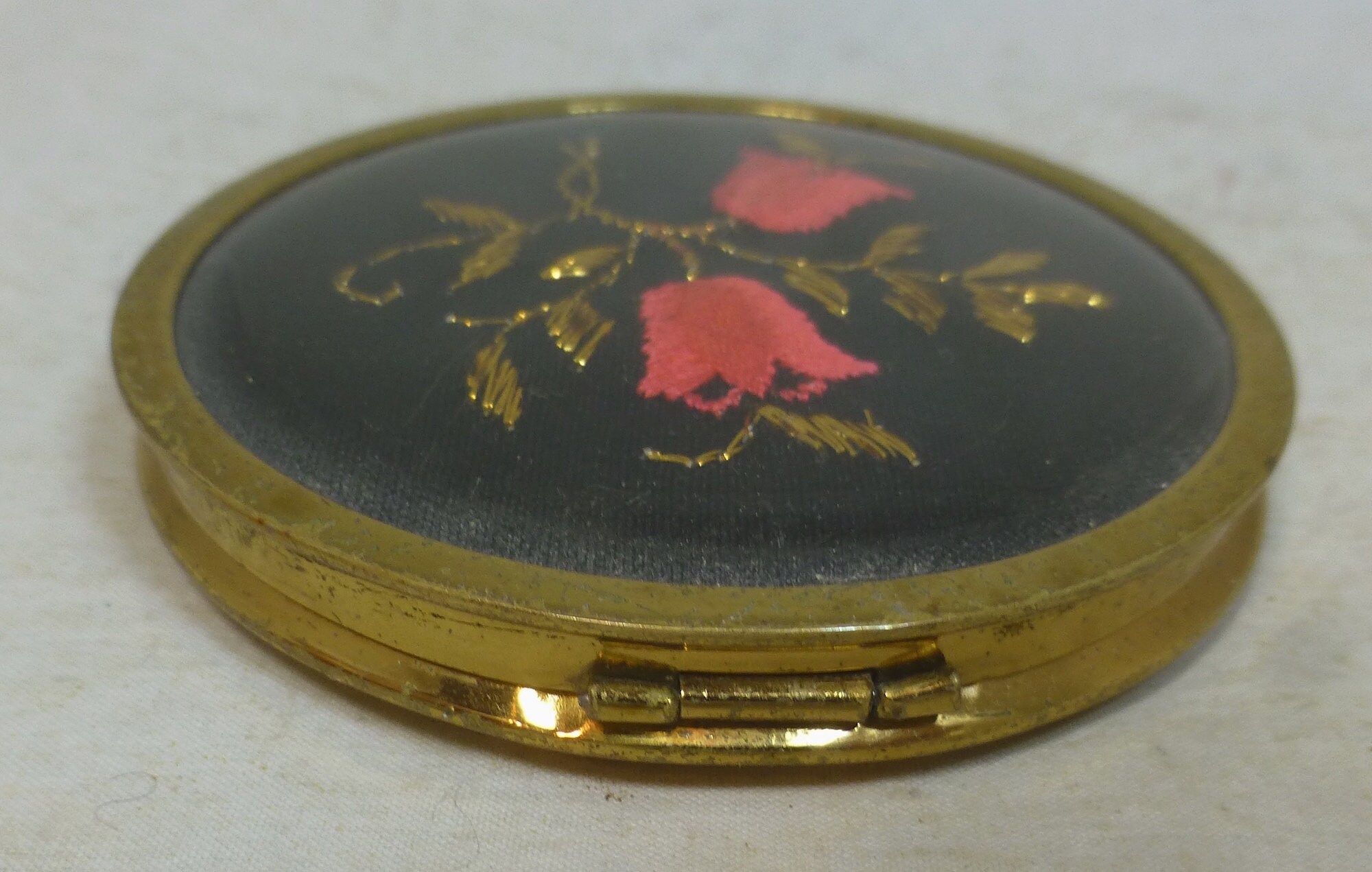 Vintage 1950s Mascot Red & Gold Embroidered Floral Powder - Etsy
